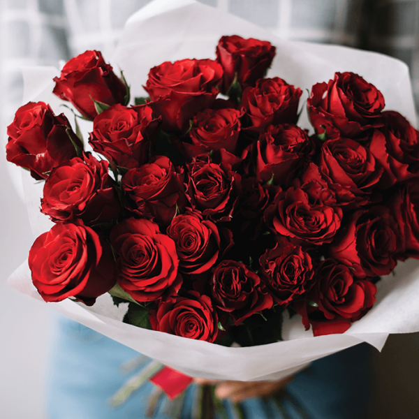 Hand Tied Roses | Iris + Emerson